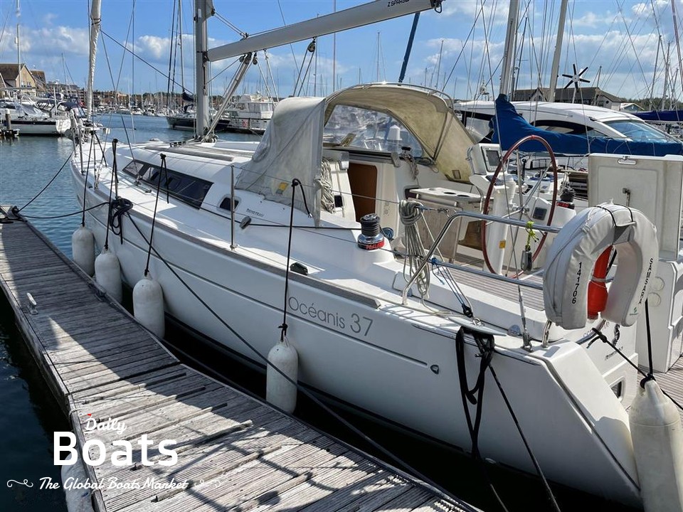 2009 Bénéteau Boats Oceanis 37 for sale. View price, photos and Buy ...