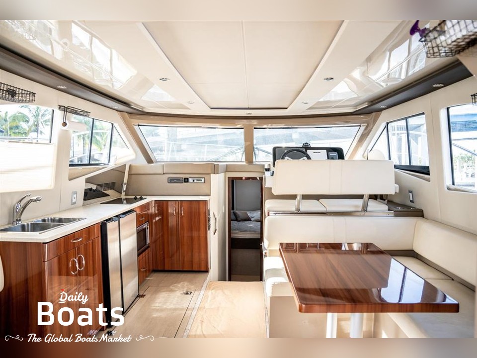 2015 Carver Yachts C40 Command Bridge for sale. View price, photos and ...