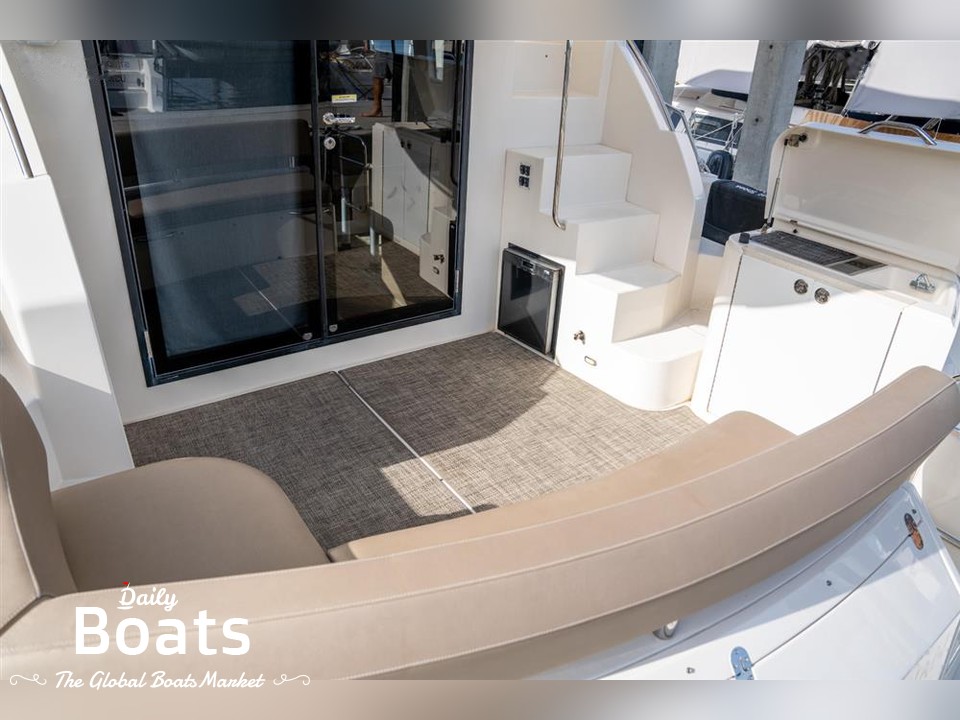 2015 Carver Yachts C40 Command Bridge for sale. View price, photos and ...