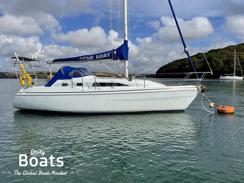 2000 Hunter Channel 323 for sale. View price, photos and Buy 2000 ...