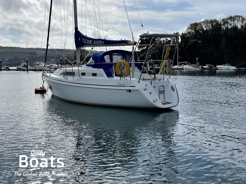 2000 Hunter Channel 323 for sale. View price, photos and Buy 2000 ...