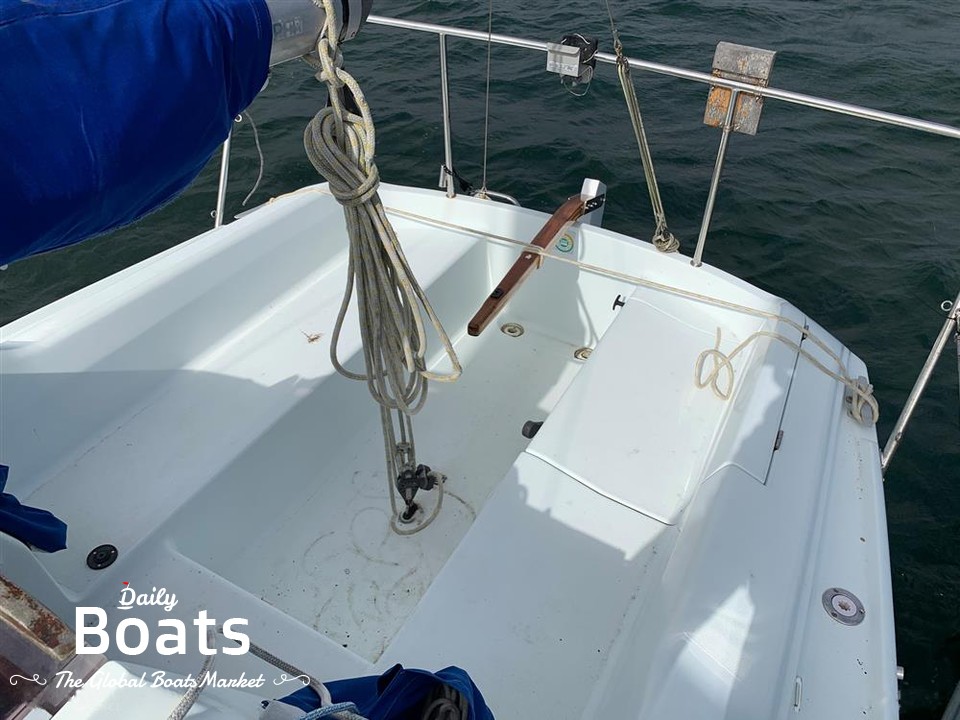 1999 Hunter Channel 27 for sale. View price, photos and Buy 1999 Hunter ...