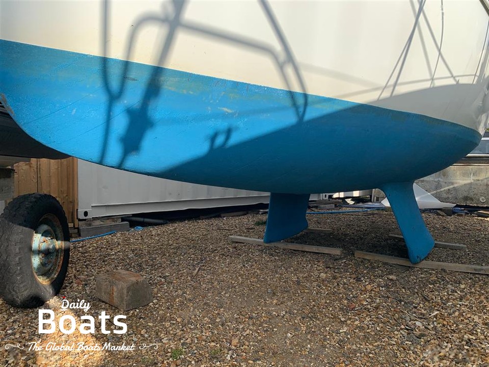 1999 Hunter Channel 27 for sale. View price, photos and Buy 1999 Hunter ...