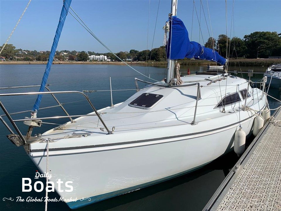 1999 Hunter Channel 27 for sale. View price, photos and Buy 1999 Hunter ...