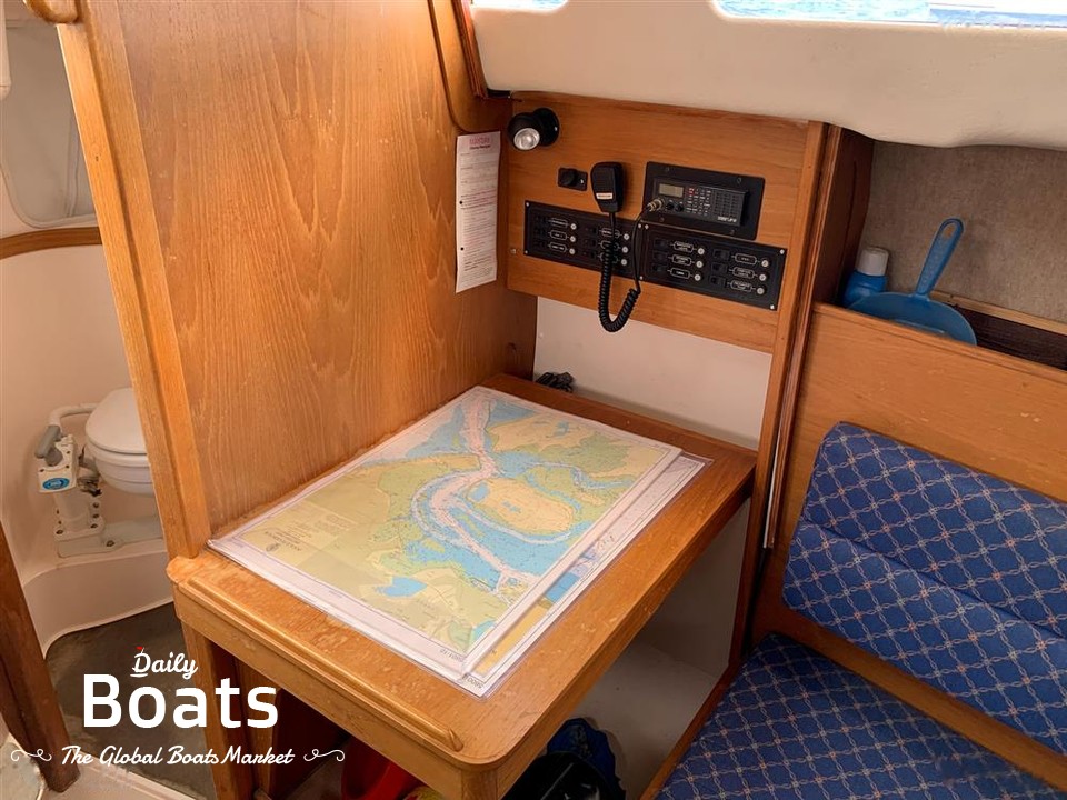 1999 Hunter Channel 27 for sale. View price, photos and Buy 1999 Hunter ...