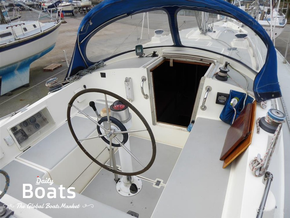 1983 Moody 333 for sale. View price, photos and Buy 1983 Moody 333 #197070