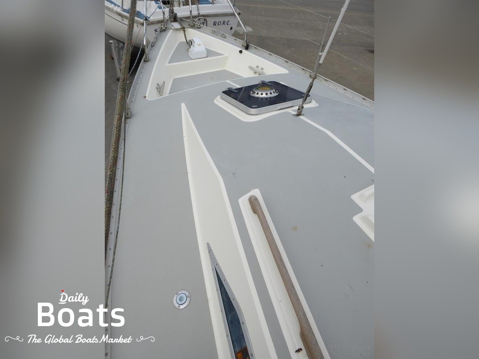 1983 Moody 333 for sale. View price, photos and Buy 1983 Moody 333 #197070