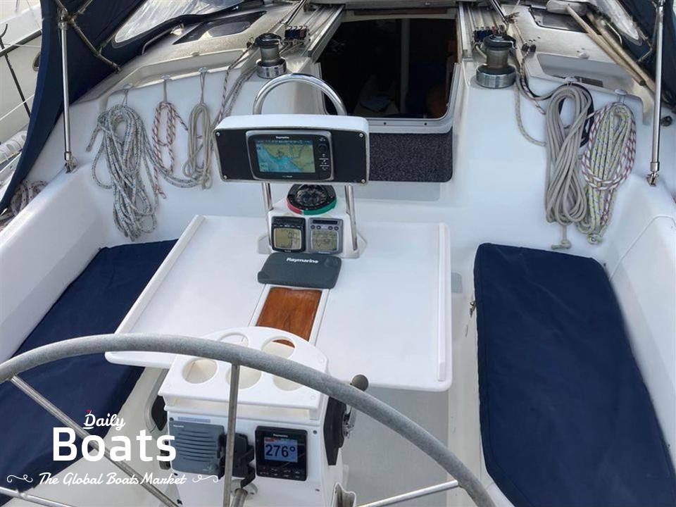 1993 Hunter 43 Legend for sale. View price, photos and Buy 1993 Hunter ...