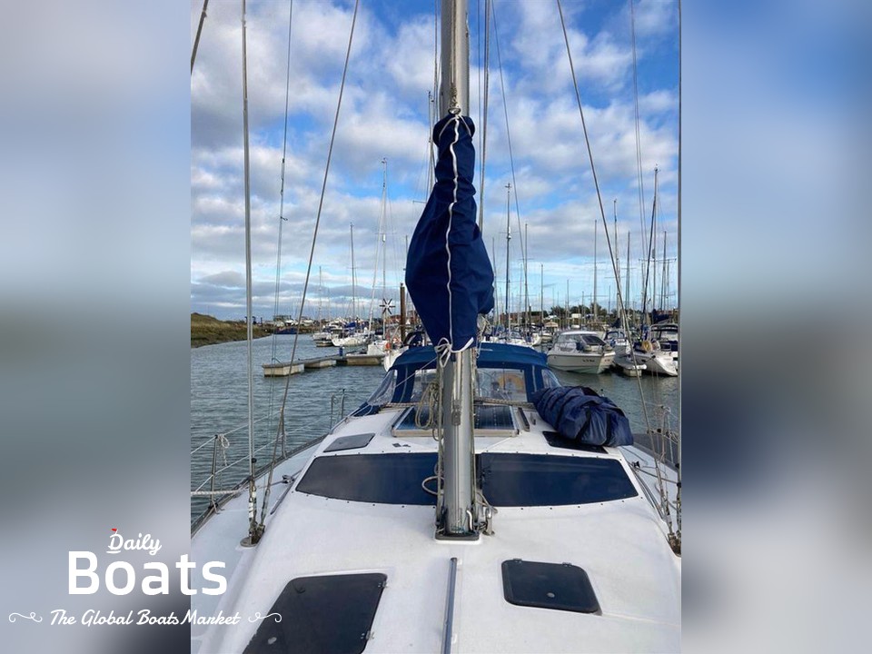 1993 Hunter 43 Legend for sale. View price, photos and Buy 1993 Hunter ...