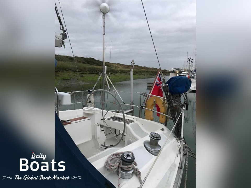 1993 Hunter 43 Legend for sale. View price, photos and Buy 1993 Hunter ...