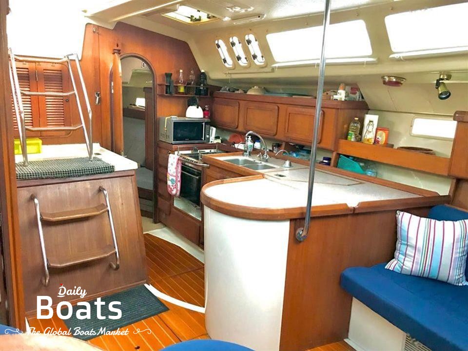 1993 Hunter 43 Legend for sale. View price, photos and Buy 1993 Hunter ...