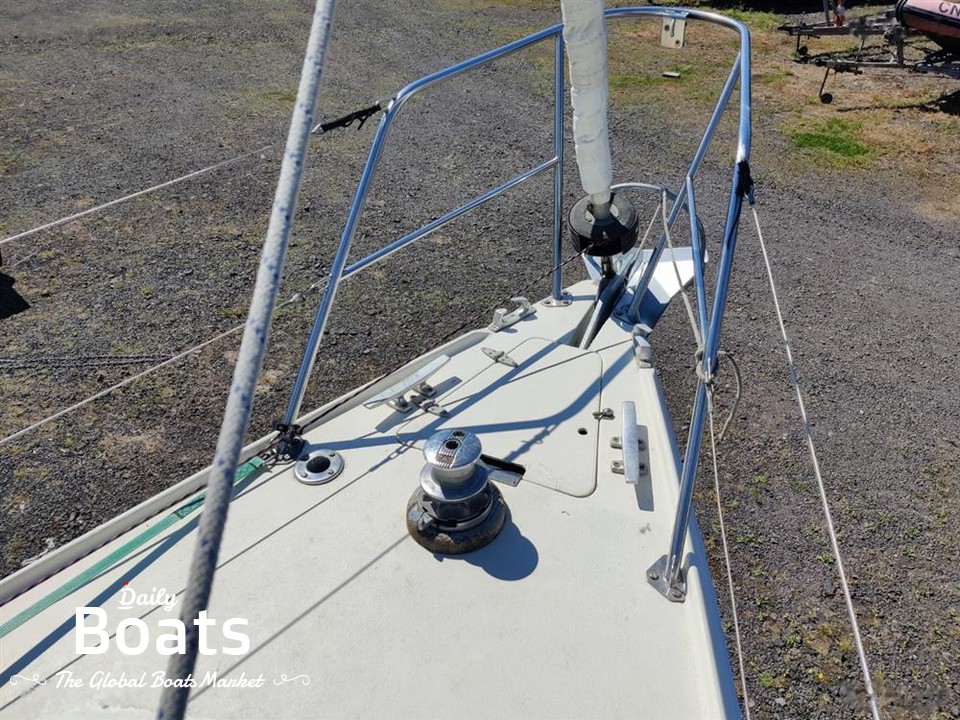 1988 Hunter Horizon 32 for sale. View price, photos and Buy 1988 Hunter ...