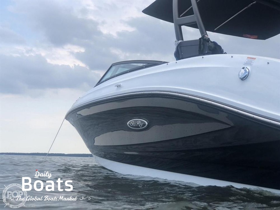 2019 Sea Ray Boats 230 Spx for sale. View price, photos and Buy 2019 ...