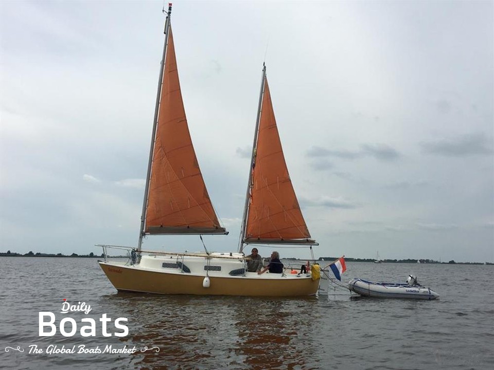 1984 Hunter Liberty 22 for sale. View price, photos and Buy 1984 Hunter ...