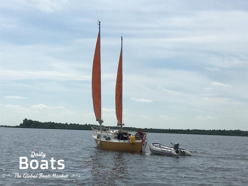 1984 Hunter Liberty 22 for sale. View price, photos and Buy 1984 Hunter ...