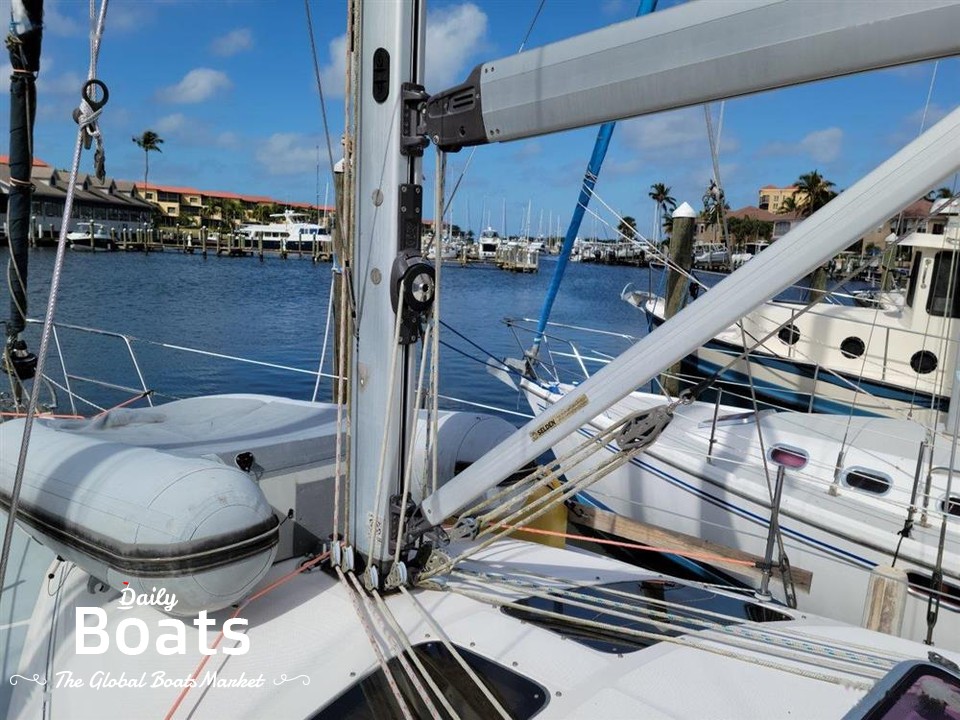 2005 Hunter Legend 38 for sale. View price, photos and Buy 2005 Hunter ...