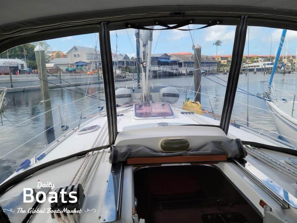 2005 Hunter Legend 38 for sale. View price, photos and Buy 2005 Hunter ...