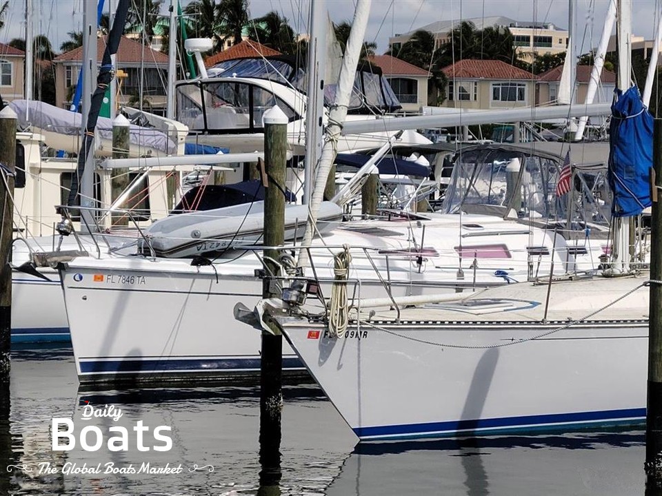2005 Hunter Legend 38 for sale. View price, photos and Buy 2005 Hunter ...