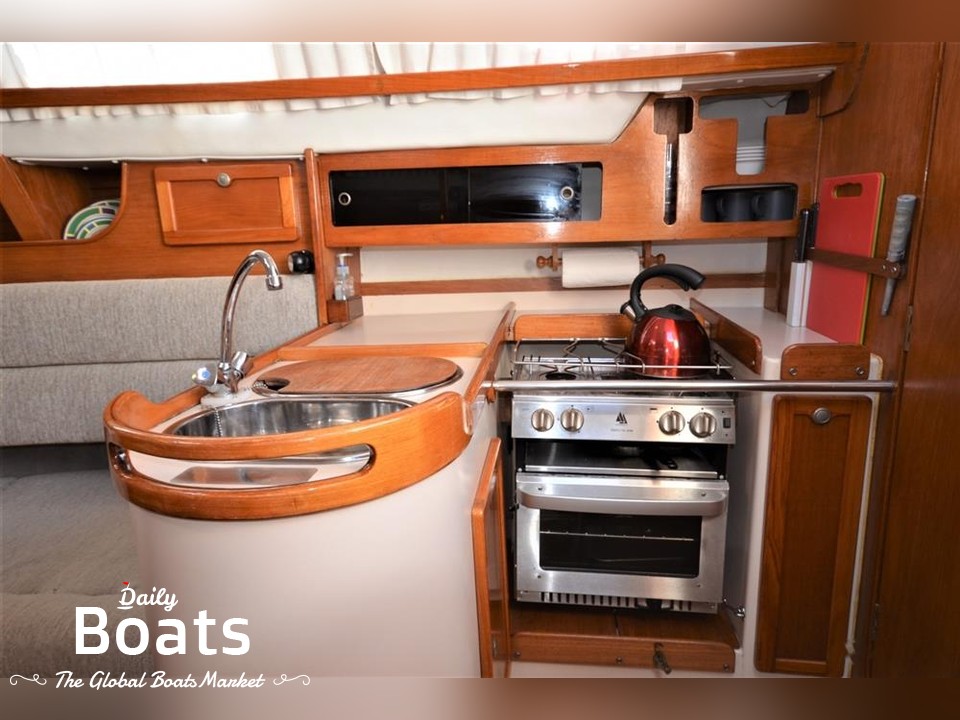 1992 Hunter Channel 32 for sale. View price, photos and Buy 1992 Hunter ...