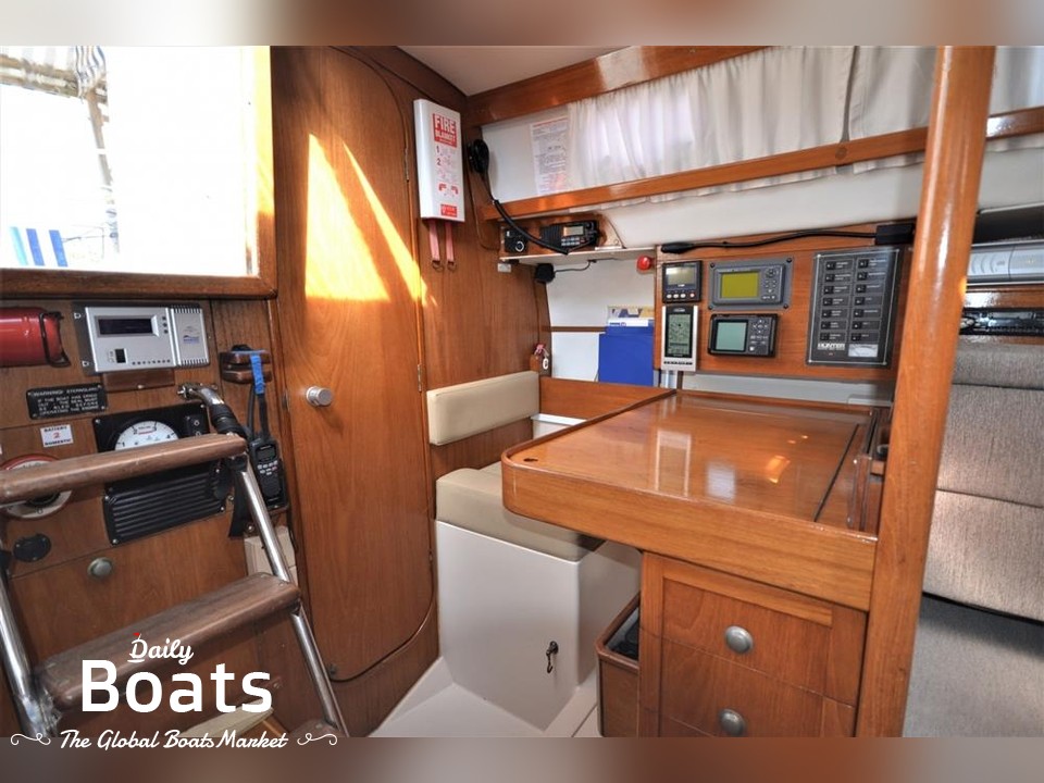 1992 Hunter Channel 32 for sale. View price, photos and Buy 1992 Hunter ...