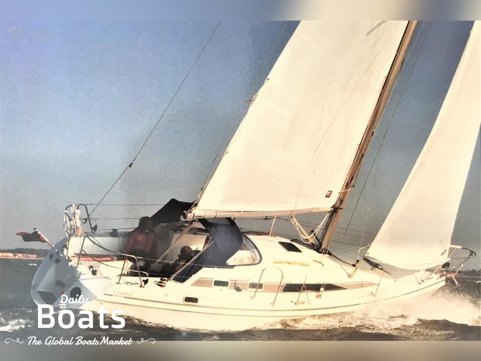 1992 Hunter Channel 32 for sale. View price, photos and Buy 1992 Hunter ...