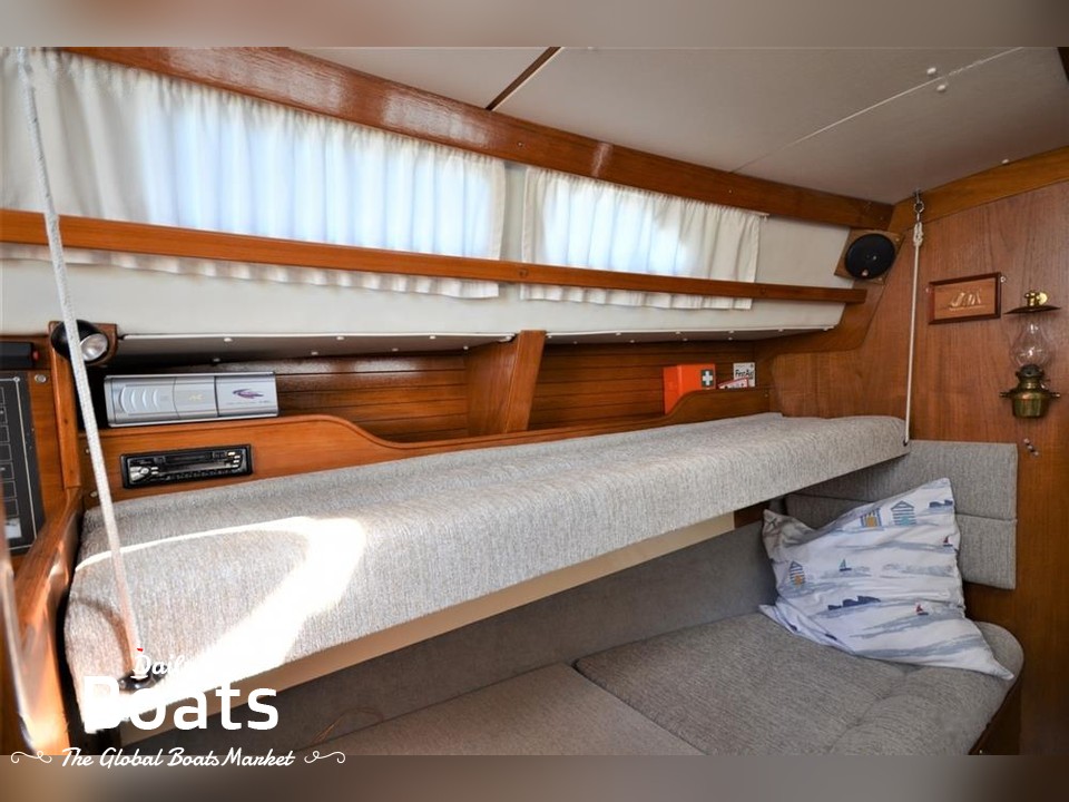 1992 Hunter Channel 32 for sale. View price, photos and Buy 1992 Hunter ...