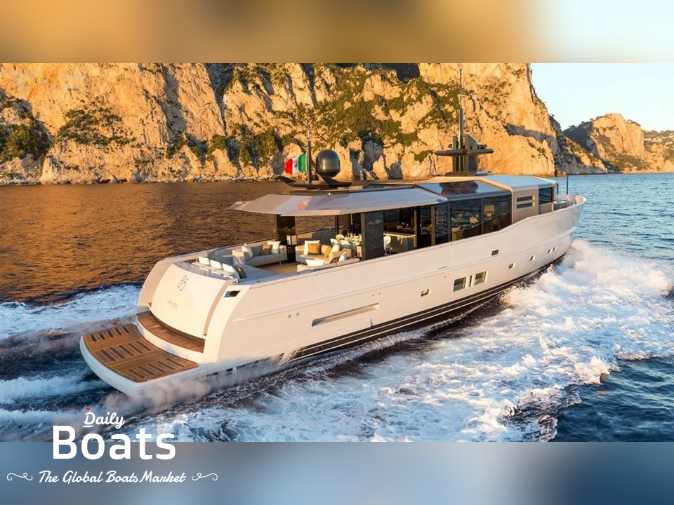 2010 Arcadia Yachts 85 for sale. View price, photos and Buy 2010 ...