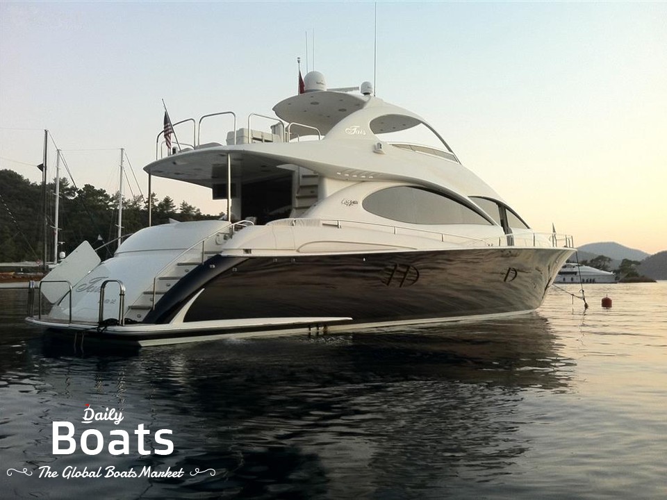 2005 Lazzara Yachts 68 for sale. View price, photos and Buy 2005 ...