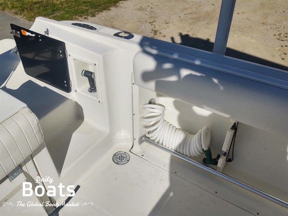 2000 Hydra-Sports 2390 Vector Cc for sale. View price, photos and Buy ...