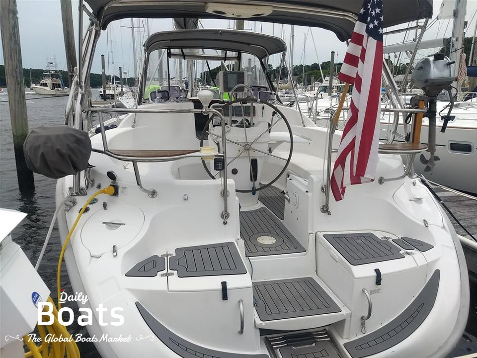 2001 Hunter 380 for sale. View price, photos and Buy 2001 Hunter 380 ...