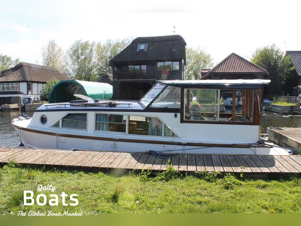 1958 Porter And Haylett 28' Astroline for sale. View price, photos and ...