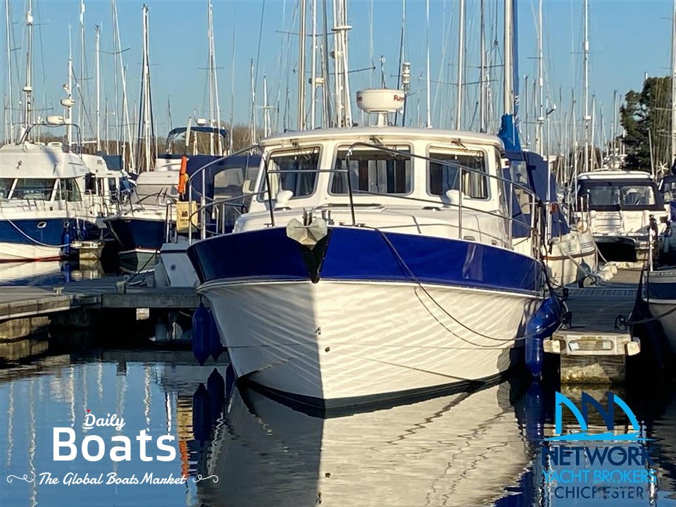 2001 Hardy Motor Boats Commander 32 for sale. View price, photos and ...