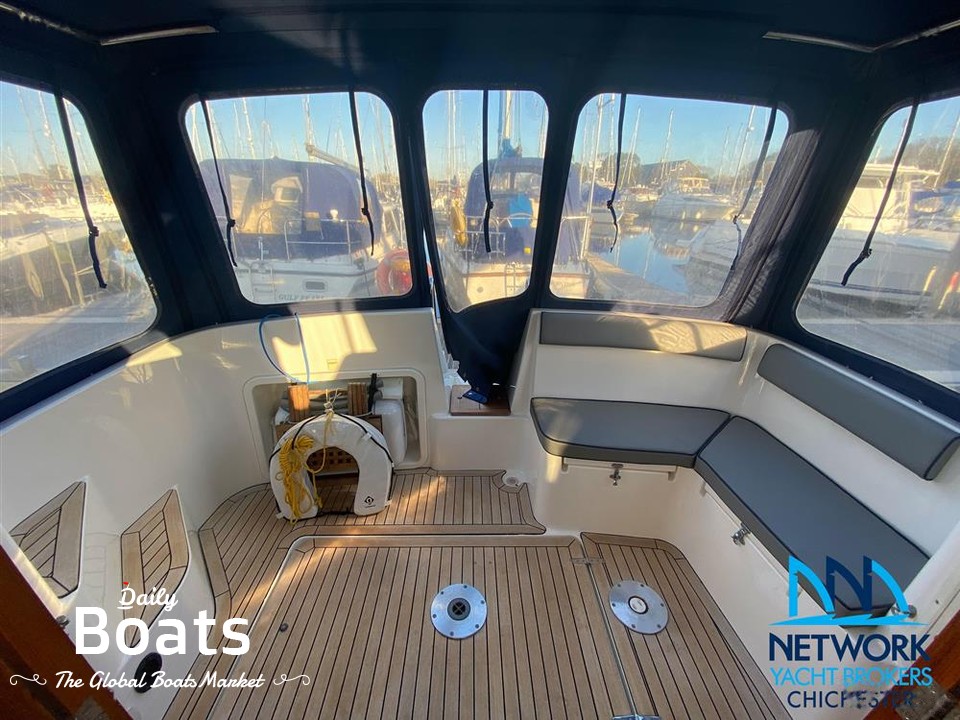 2001 Hardy Motor Boats Commander 32 for sale. View price, photos and ...