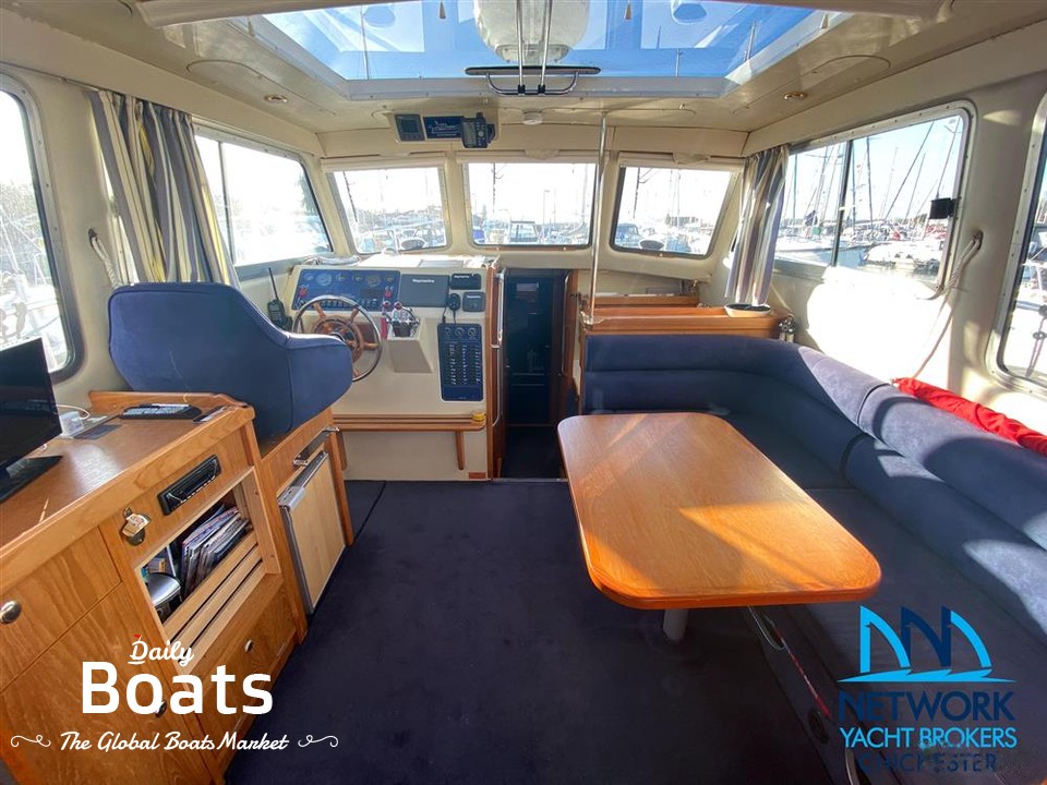 2001 Hardy Motor Boats Commander 32 for sale. View price, photos and ...