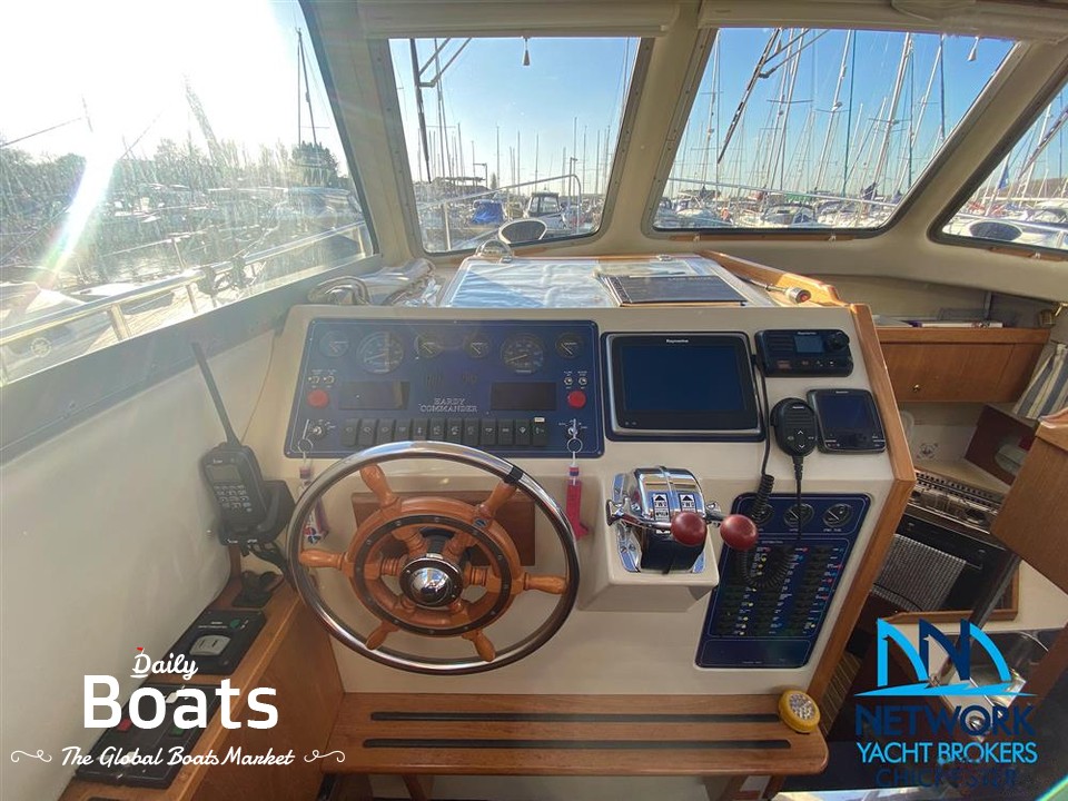 2001 Hardy Motor Boats Commander 32 for sale. View price, photos and ...