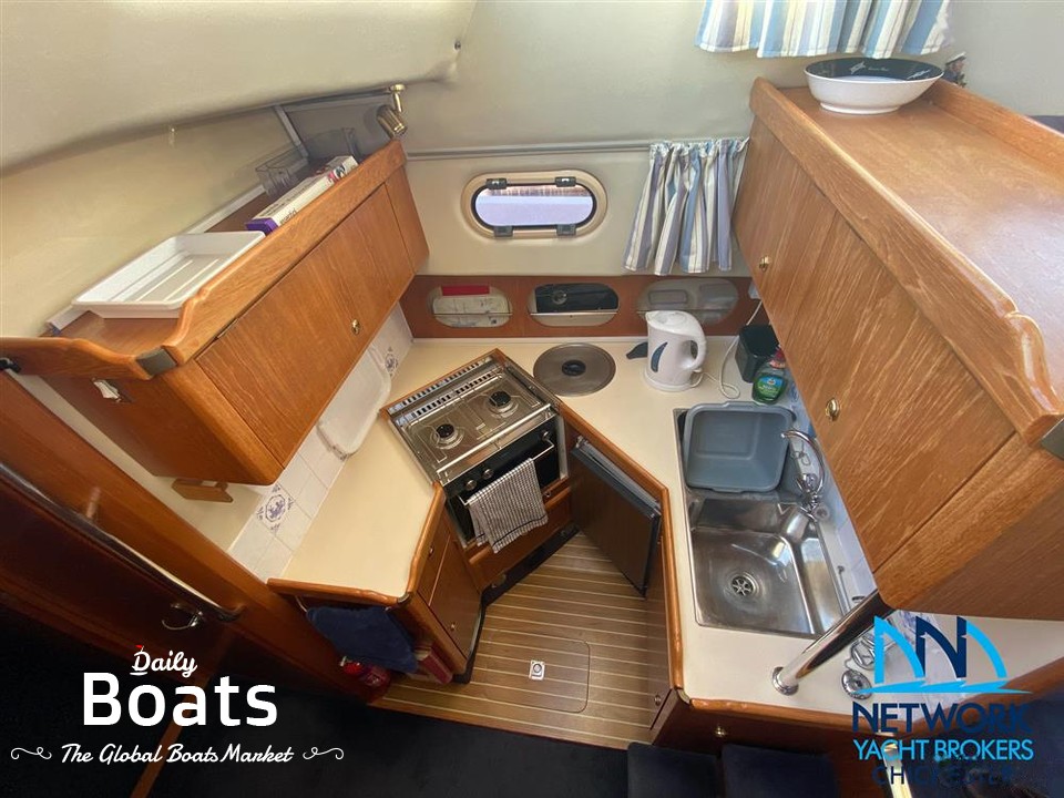 2001 Hardy Motor Boats Commander 32 for sale. View price, photos and ...