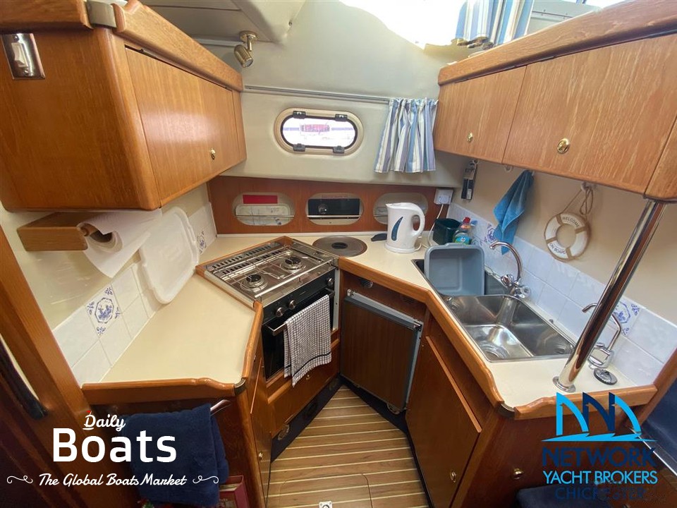 2001 Hardy Motor Boats Commander 32 for sale. View price, photos and ...