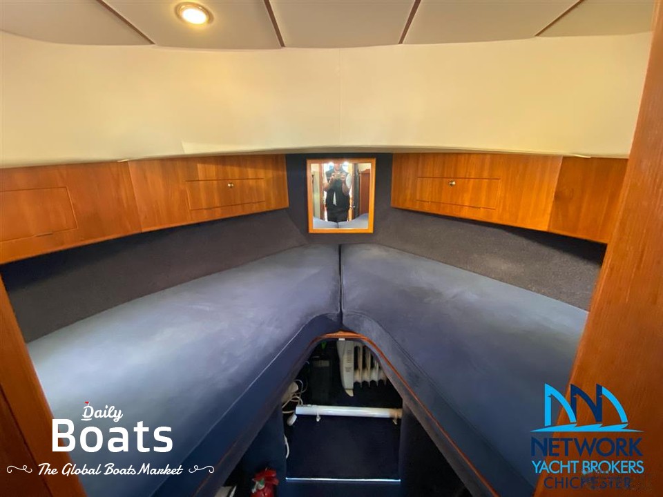 2001 Hardy Motor Boats Commander 32 for sale. View price, photos and ...