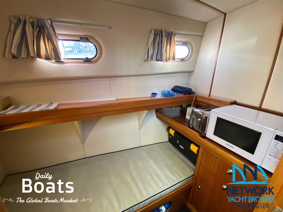 2001 Hardy Motor Boats Commander 32 for sale. View price, photos and ...