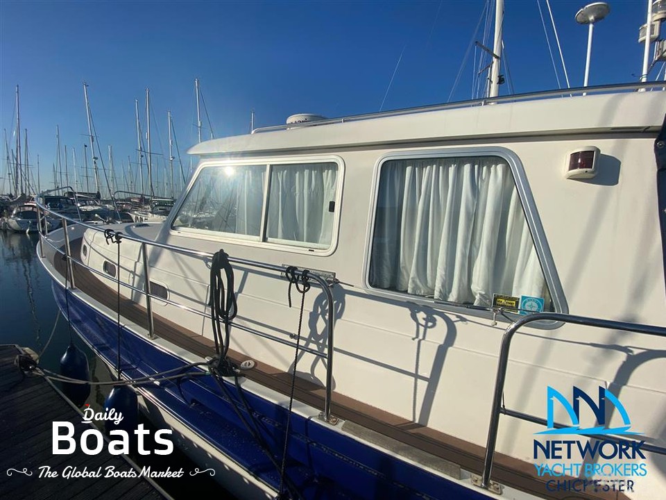 2001 Hardy Motor Boats Commander 32 for sale. View price, photos and ...