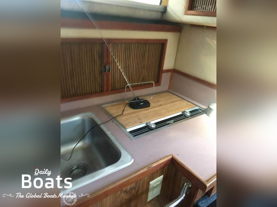 1986 Sea Ray Boats 268 Sundancer for sale. View price, photos and Buy ...