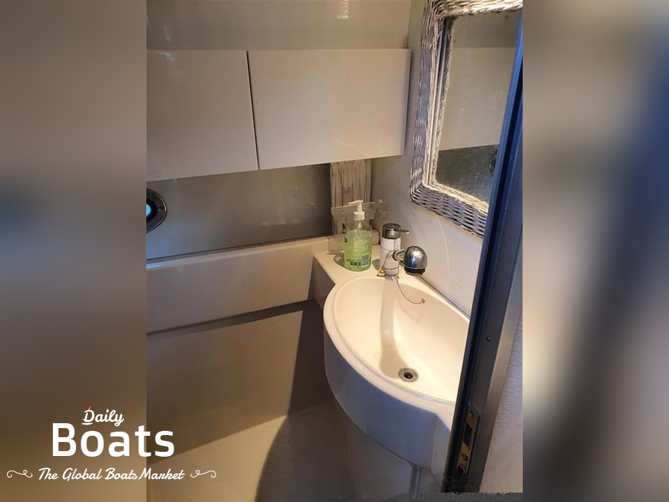 1992 Pershing 33 for sale. View price, photos and Buy 1992 Pershing 33 ...