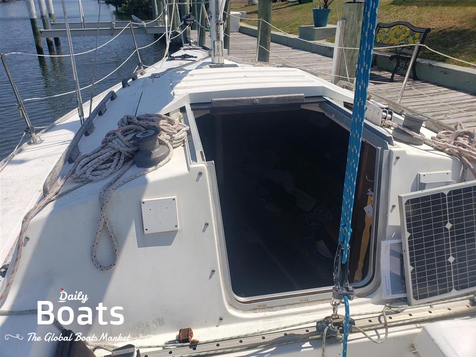 1985 Hunter Legend 28.5 for sale. View price, photos and Buy 1985 ...