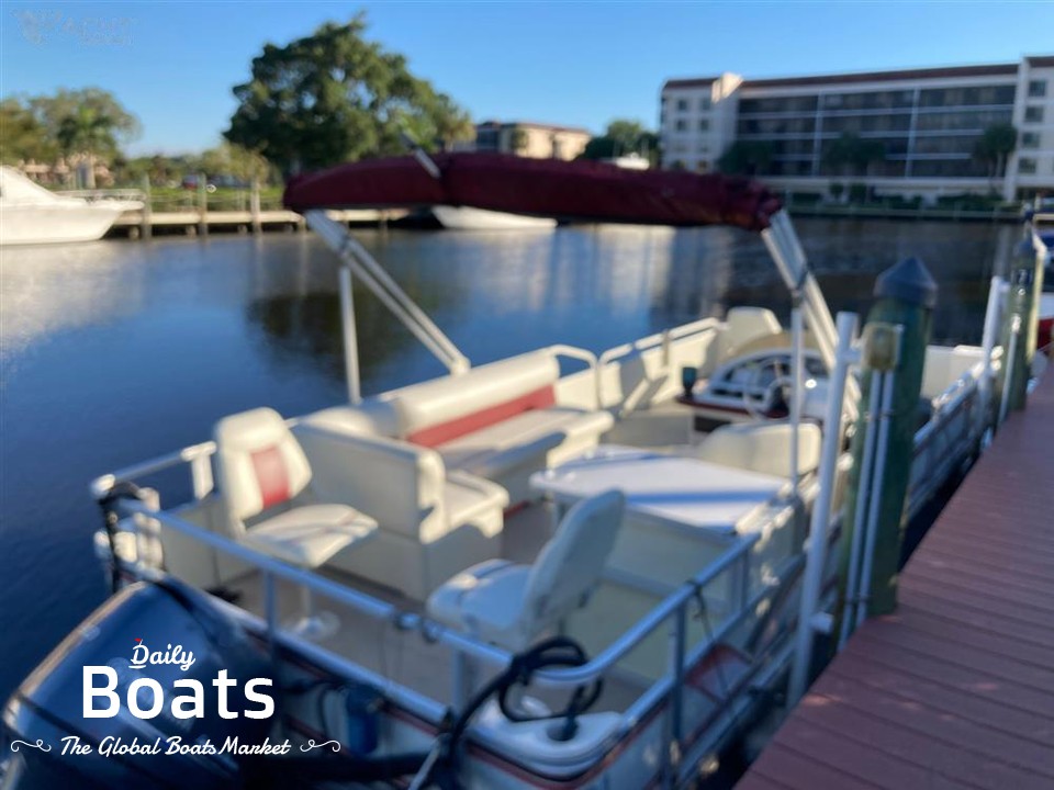 1999 Crest Pontoon for sale. View price, photos and Buy 1999 Crest ...