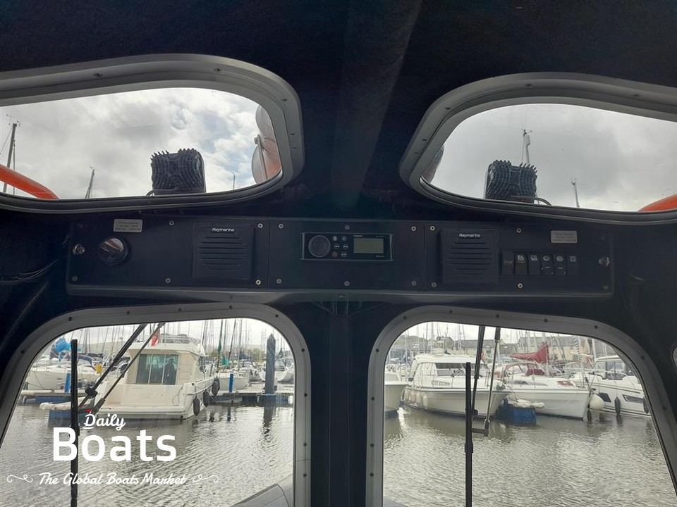 2004 Halmatic Arctic 28 Cabin for sale. View price, photos and Buy 2004 ...