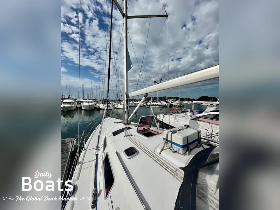 2005 Hunter Legend 38 for sale. View price, photos and Buy 2005 Hunter ...