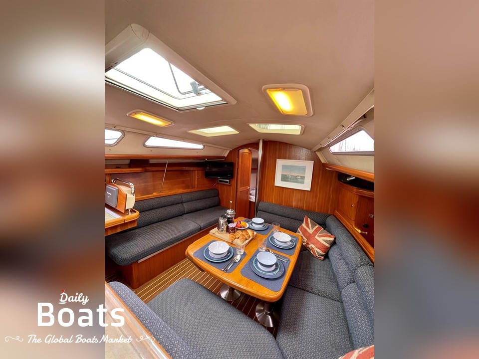 2005 Hunter Legend 38 for sale. View price, photos and Buy 2005 Hunter ...