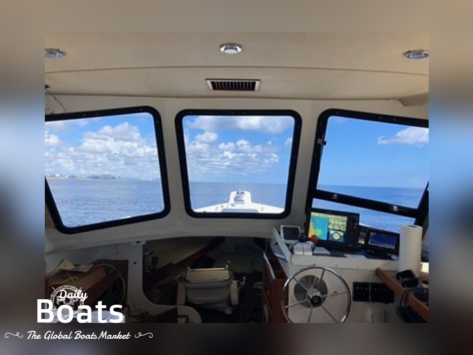 1999 Crusader 34 for sale. View price, photos and Buy 1999 Crusader 34 ...