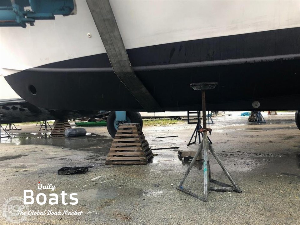 1999 Crusader 34 for sale. View price, photos and Buy 1999 Crusader 34 ...