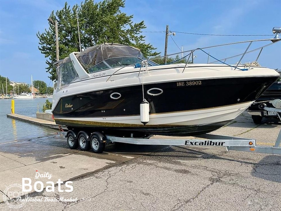 2004 Rinker Fiesta Vee 270 for sale. View price, photos and Buy 2004 ...